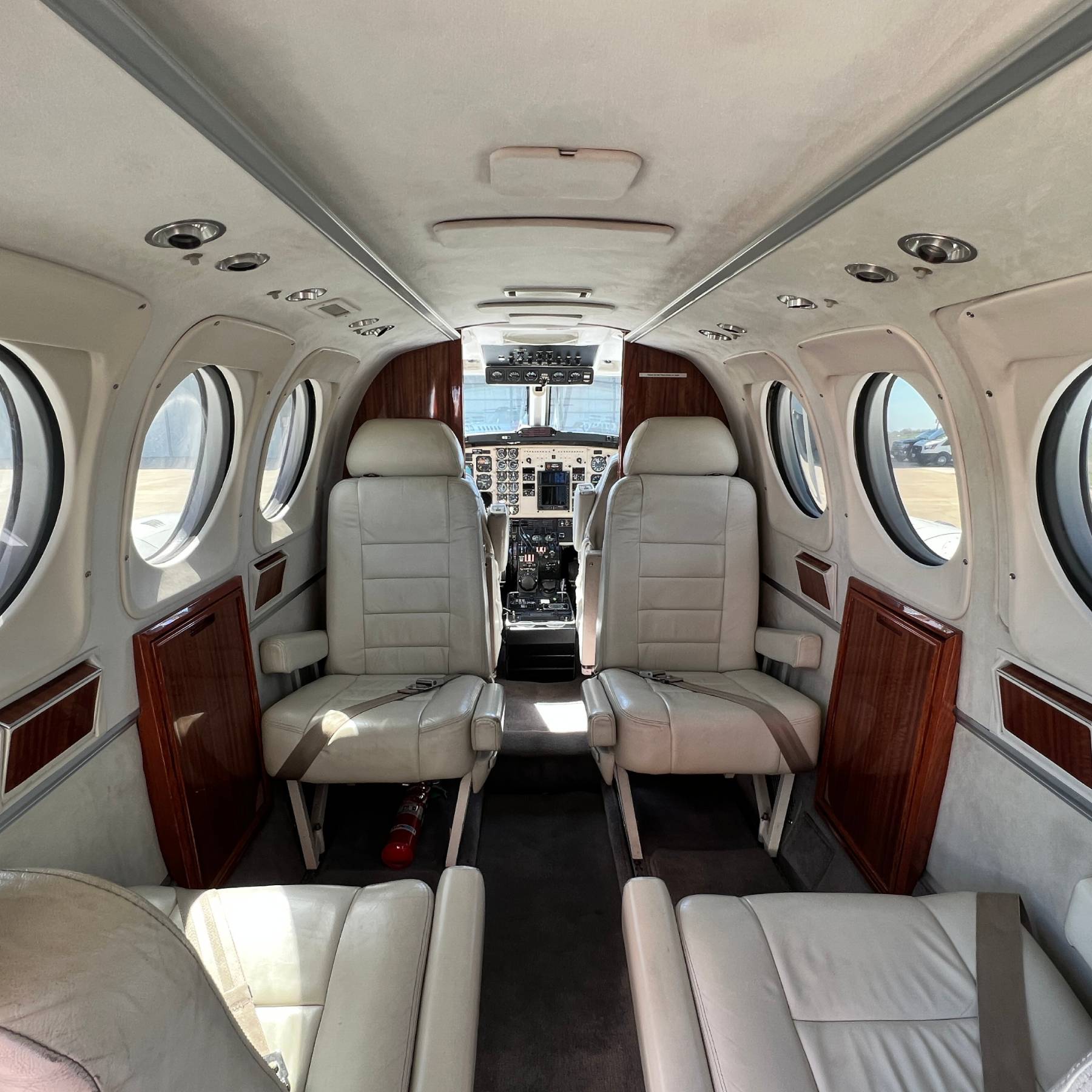 Beechcraft King Air F90 - LIFT Aviation